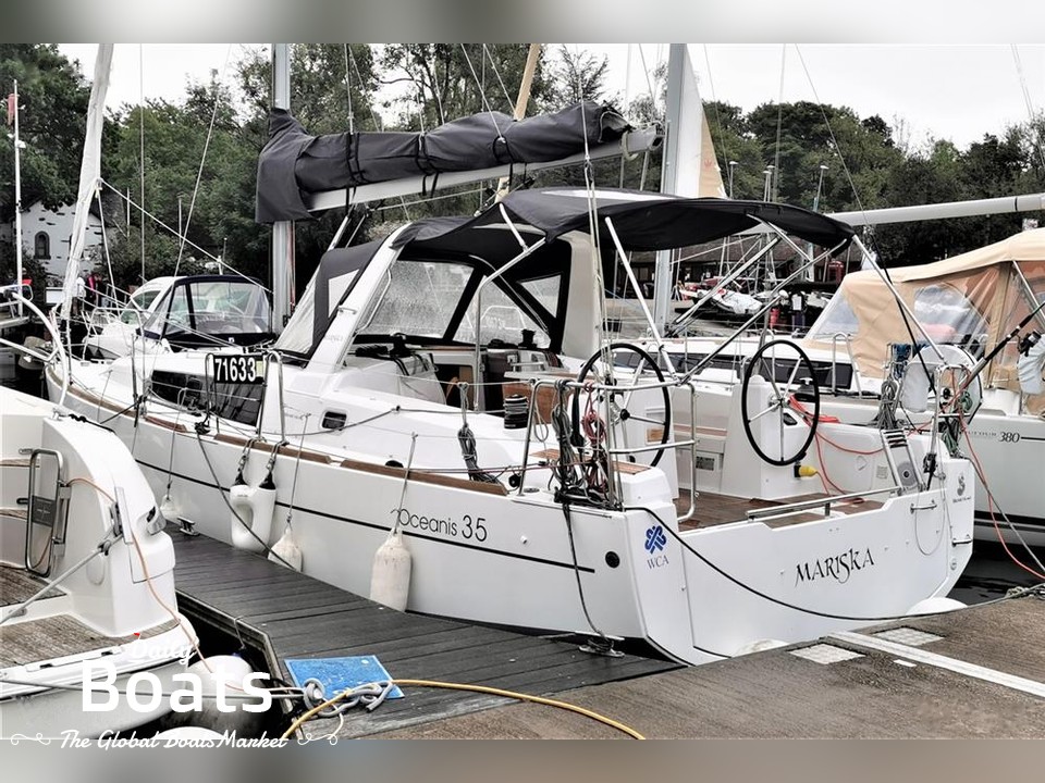 2015 Bénéteau Boats Oceanis 35 for sale. View price, photos and Buy ...