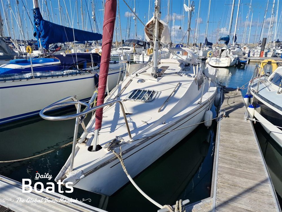 1982 Hunter Delta 25 for sale. View price, photos and Buy 1982 Hunter ...