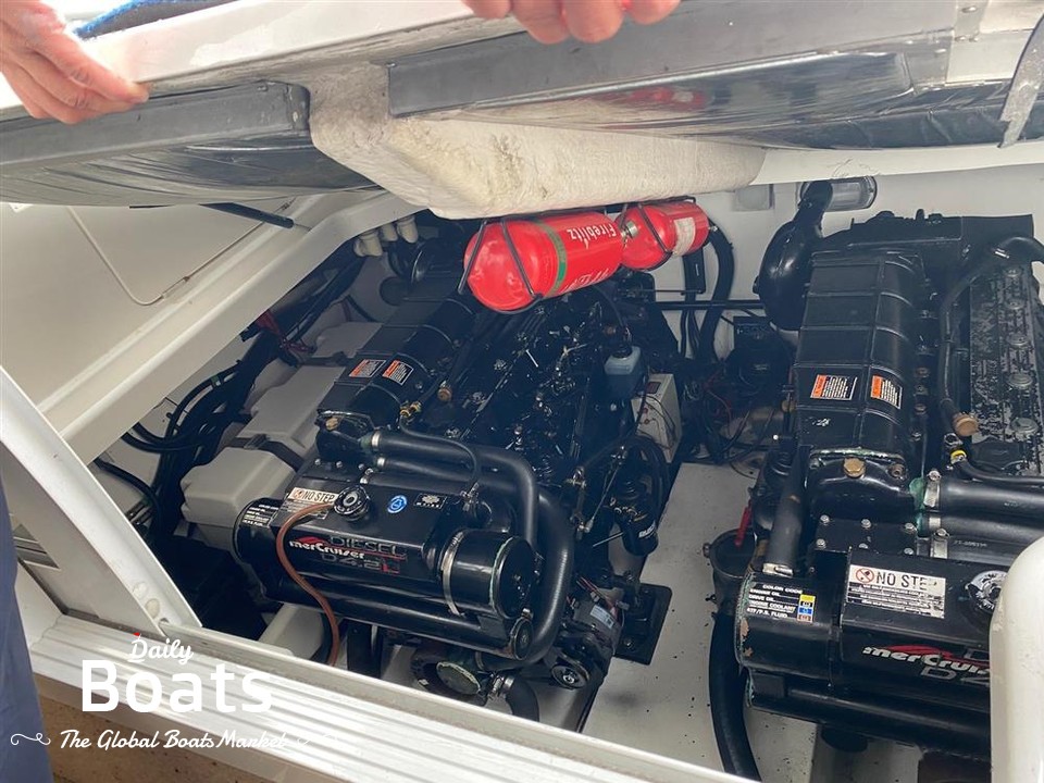 1999 Sealine F33 for sale. View price, photos and Buy 1999 Sealine F33 ...