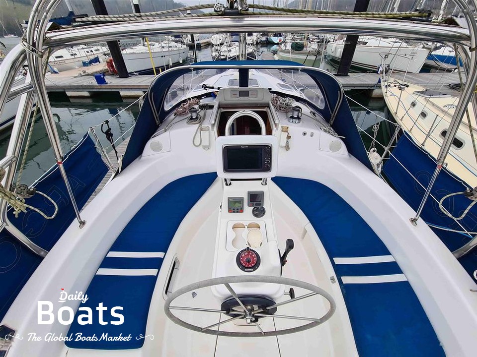 1999 Hunter Legend 340 for sale. View price, photos and Buy 1999 Hunter ...