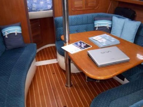 1997 Hunter Legend 376 for sale. View price, photos and Buy 1997 Hunter ...