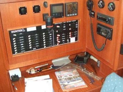 1997 Hunter Legend 376 for sale. View price, photos and Buy 1997 Hunter ...