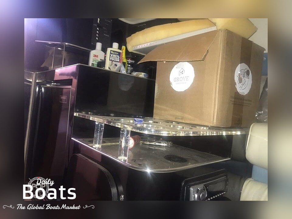 1990 Imp Boats 310 Eleganza for sale. View price, photos and Buy 1990 ...