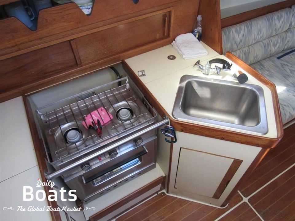 1988 Pearson 31-2 Sloop for sale. View price, photos and Buy 1988 ...