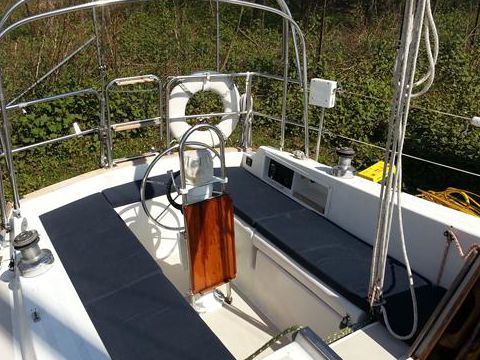 1985 Lippincott 30 for sale. View price, photos and Buy 1985 Lippincott ...