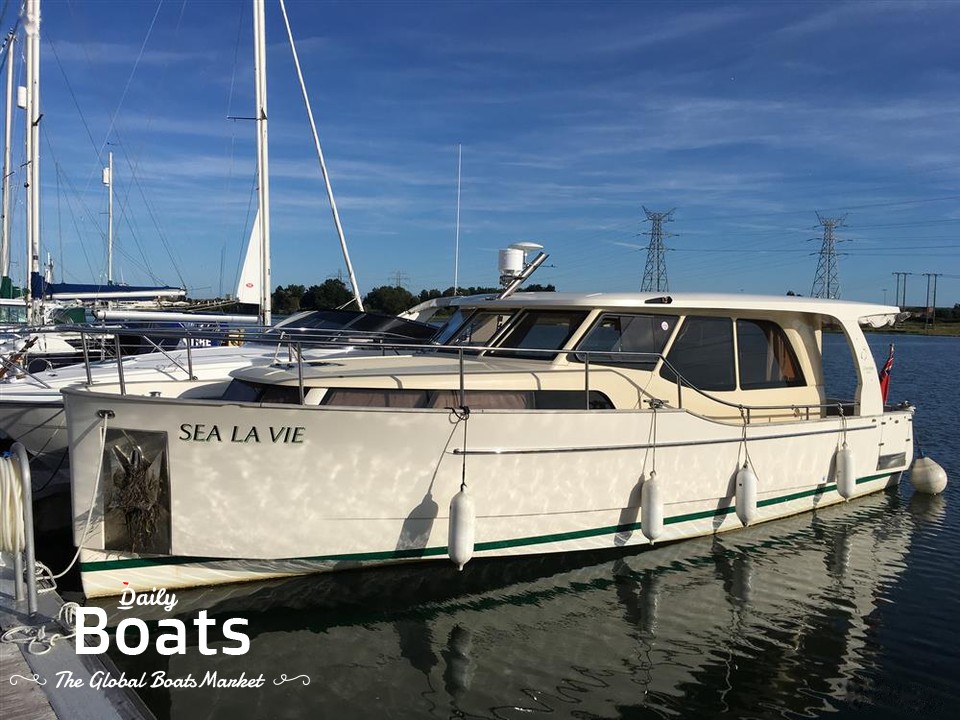 2011 Greenline 33 Hybrid for sale. View price, photos and Buy 2011 ...