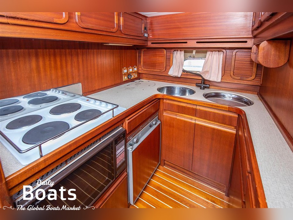 1989 Broom Ocean 40 for sale. View price, photos and Buy 1989 Broom ...