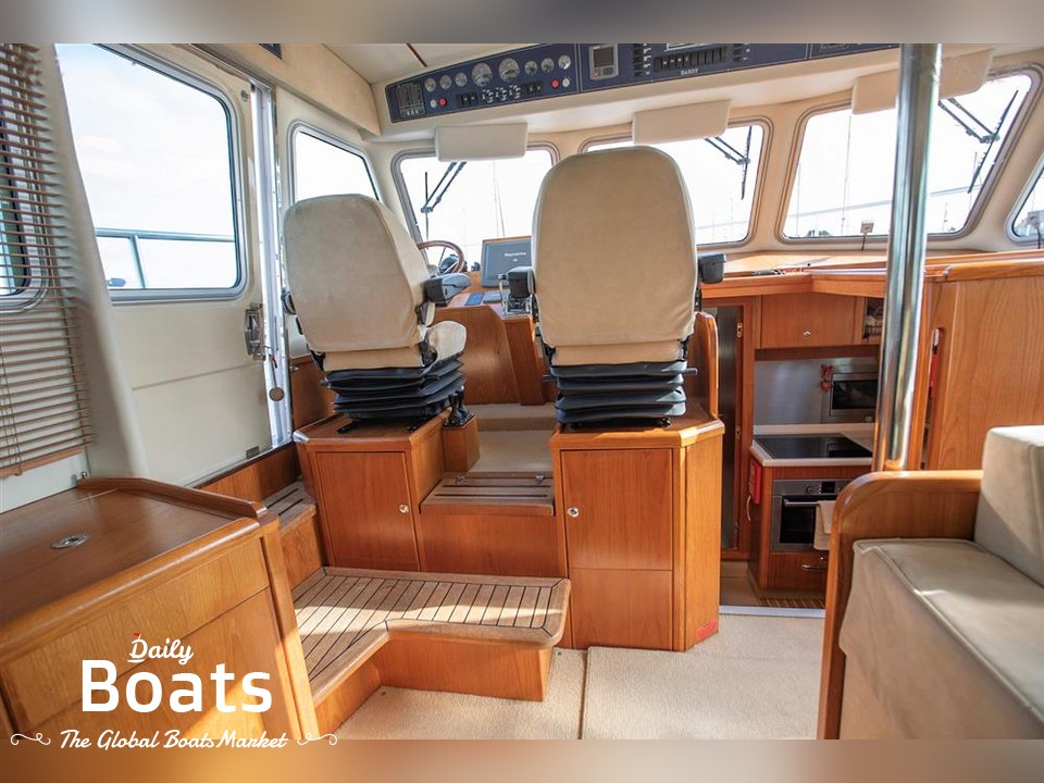 2008 Hardy Motor Boats Commodore 42 for sale. View price, photos and ...