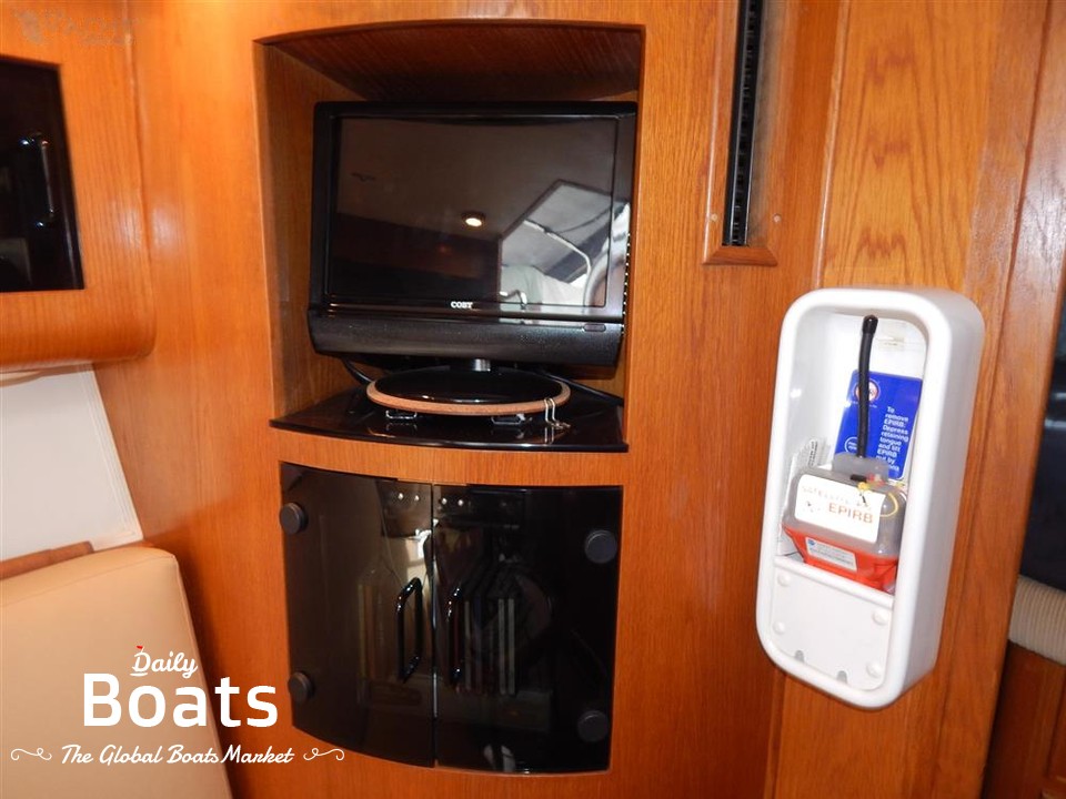 1995 Hatteras Yachts 39 Express for sale. View price, photos and Buy ...