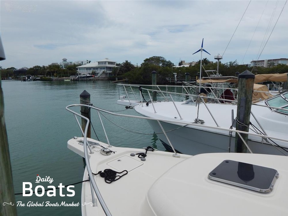 1995 Hatteras Yachts 39 Express for sale. View price, photos and Buy ...