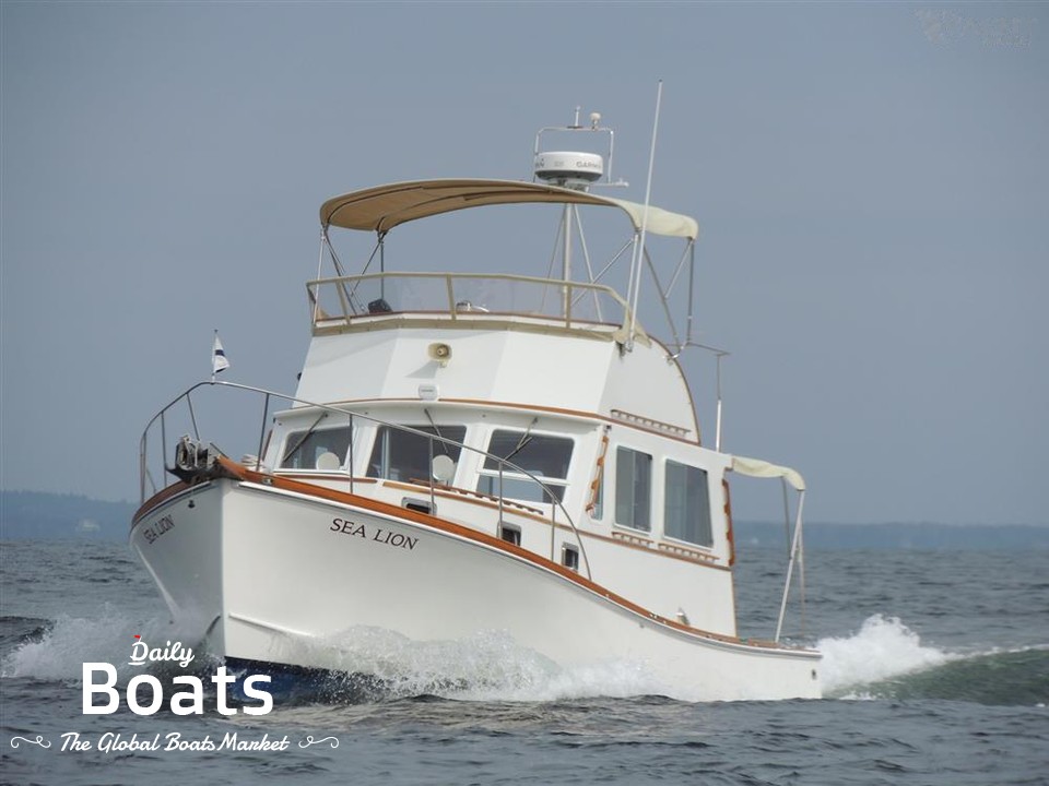 Holland 38 flybridge for sale - Daily Boats