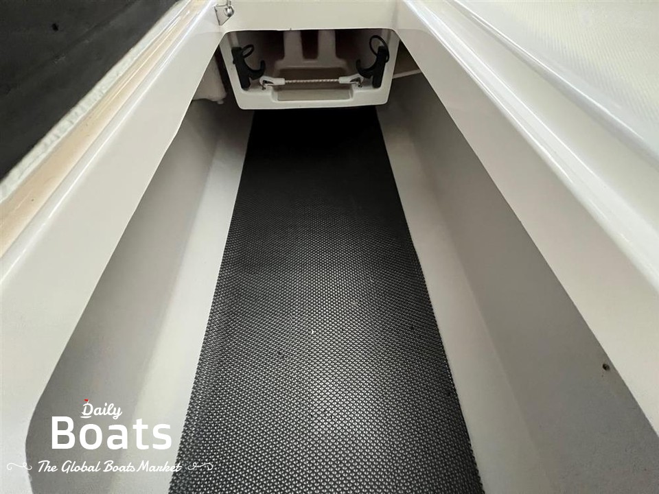 2018 Robalo 247 Dc for sale. View price, photos and Buy 2018 Robalo 247 ...