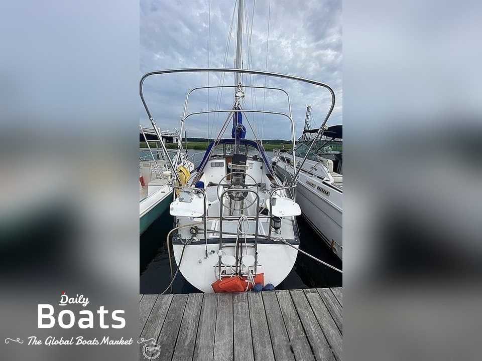 1982 Hunter 33 for sale. View price, photos and Buy 1982 Hunter 33 #220569