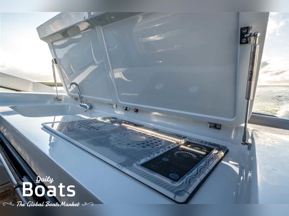2021 Fairline F//Line 33 Outboard for sale. View price, photos and Buy ...