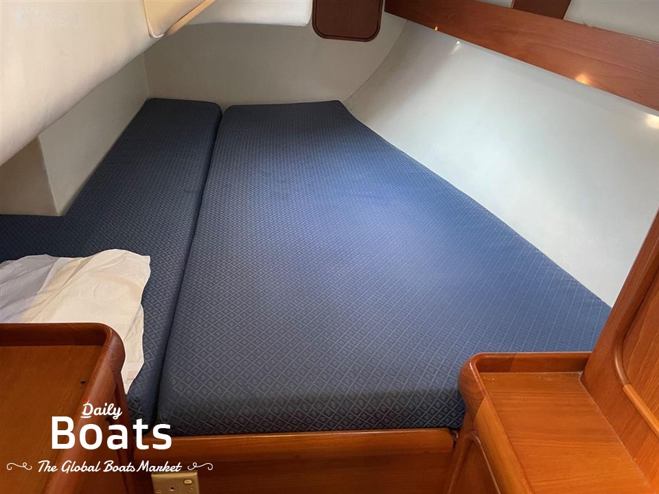 2000 Westerly Ocean 33 for sale. View price, photos and Buy 2000 ...