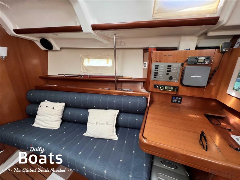 2006 Bénéteau Boats Oceanis Clipper 34 for sale. View price, photos and Buy 2006 Bénéteau Boats ...