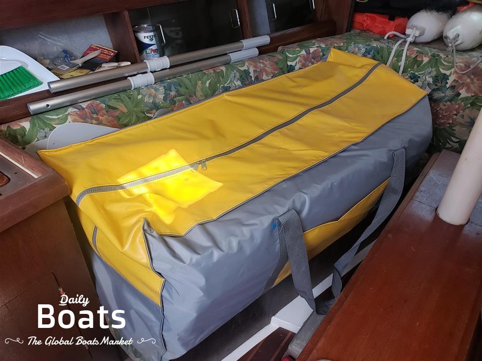 1985 Hunter Legend 28.5 for sale. View price, photos and Buy 1985 ...
