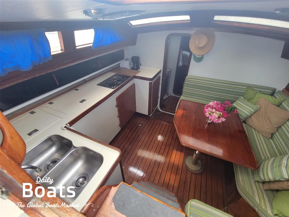 1982 Gulfstar 40 Center Cockpit for sale. View price, photos and Buy ...