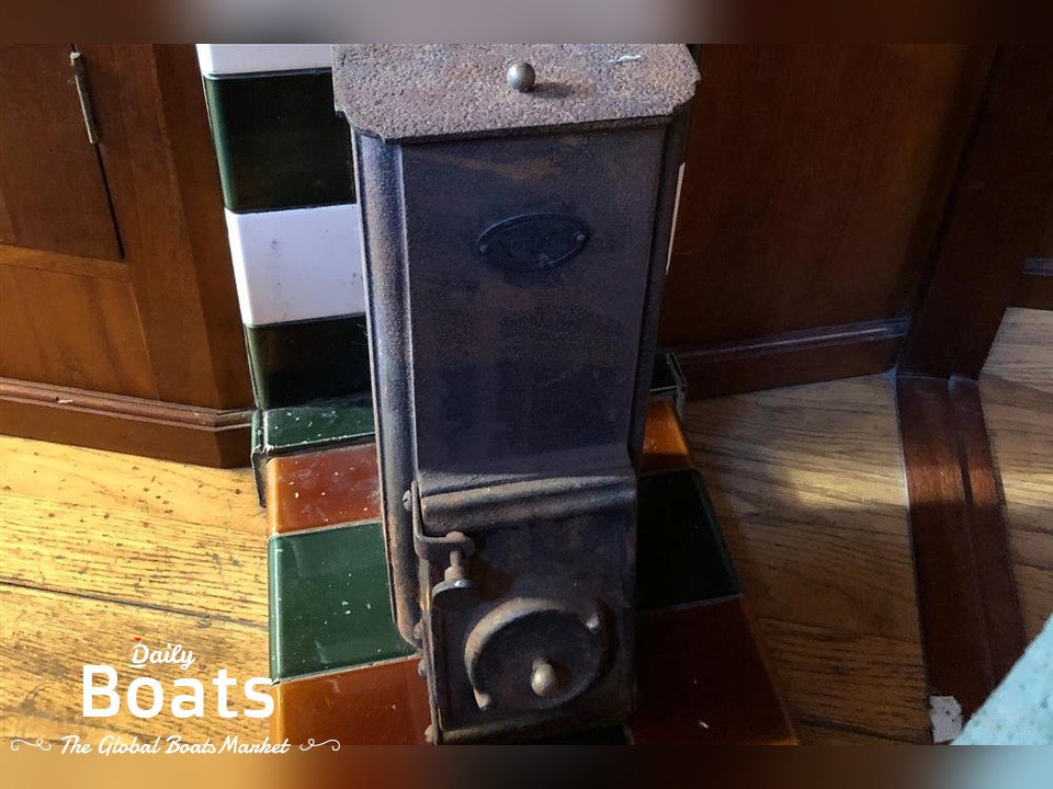 2000 Tyrell and Young of Faversham Colchester Smack 8.9 for sale. View ...