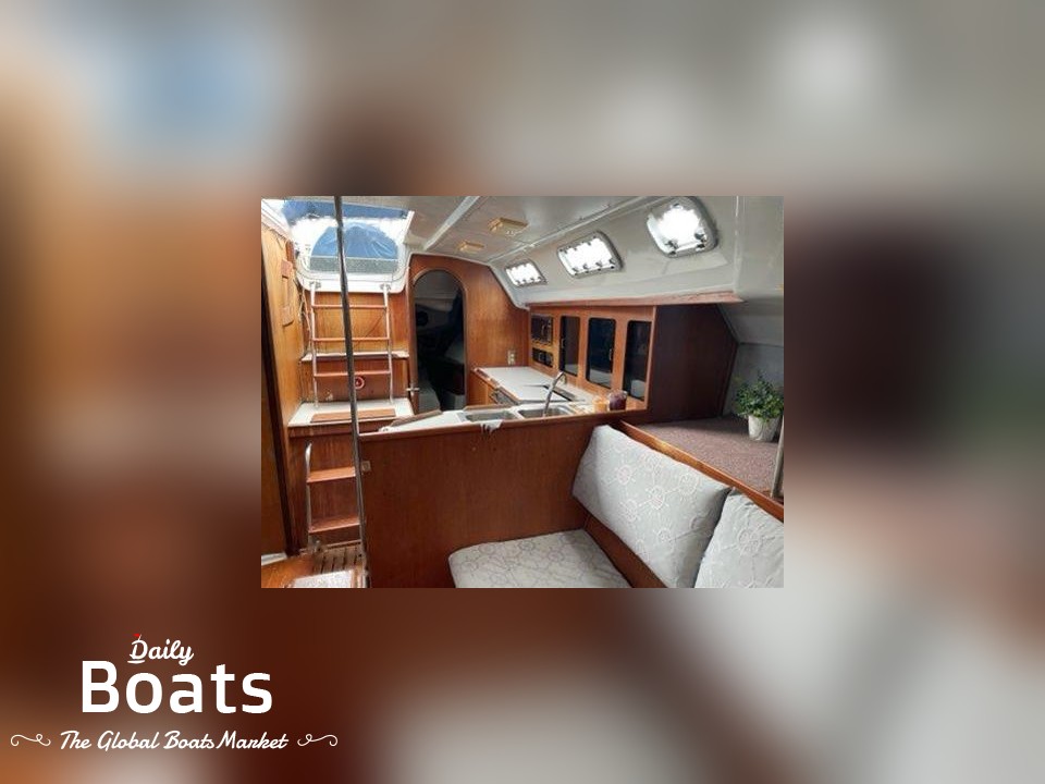 1988 Hunter Legend 40 for sale. View price, photos and Buy 1988 Hunter ...