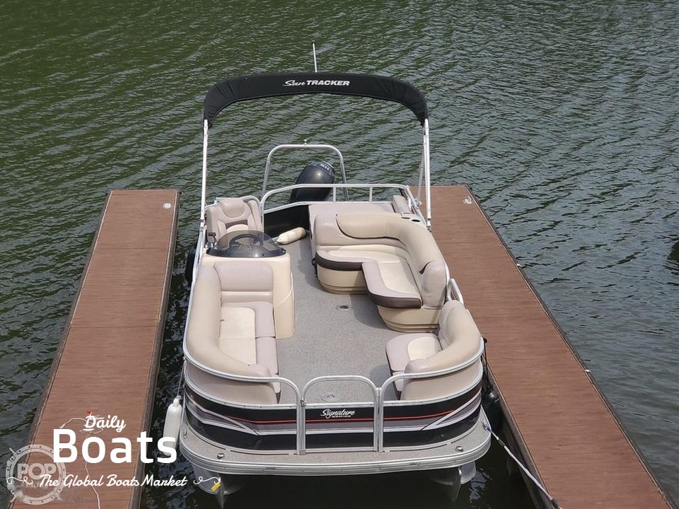 2015 Tracker Boats 22 for sale. View price, photos and Buy 2015 Tracker ...