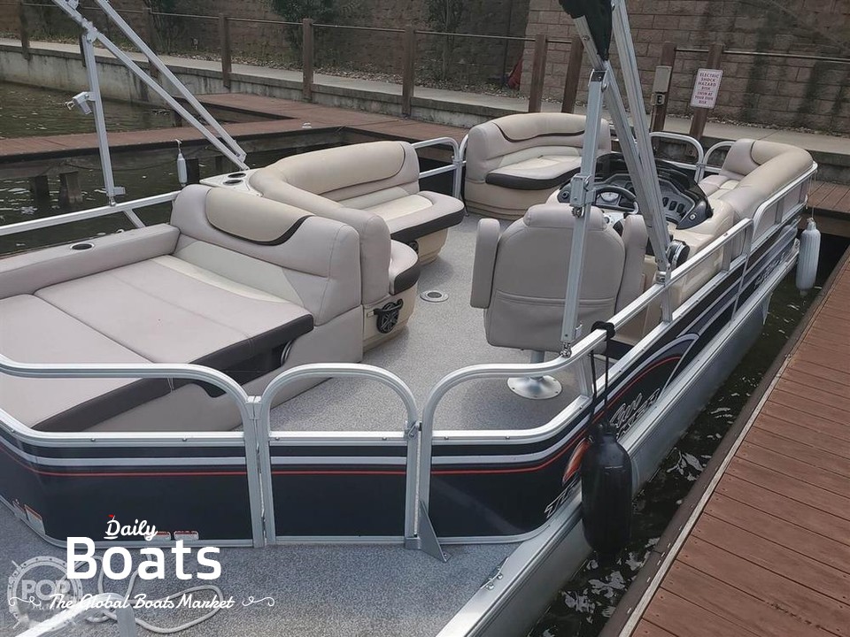 2015 Tracker Boats 22 for sale. View price, photos and Buy 2015 Tracker ...