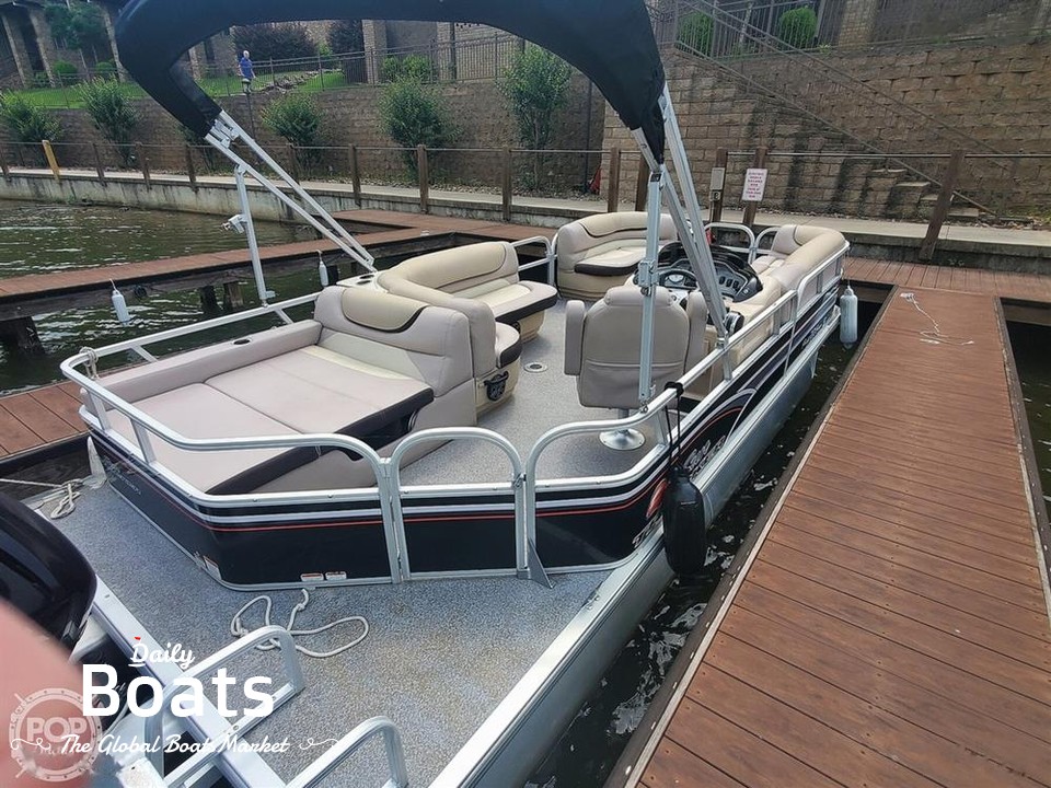 2015 Tracker Boats 22 for sale. View price, photos and Buy 2015 Tracker ...