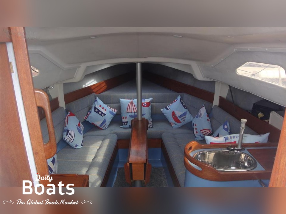 1990 Hunter Horizon 272 for sale. View price, photos and Buy 1990 ...