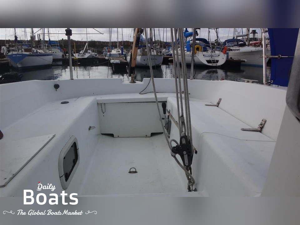 1990 Hunter Horizon 272 for sale. View price, photos and Buy 1990 ...