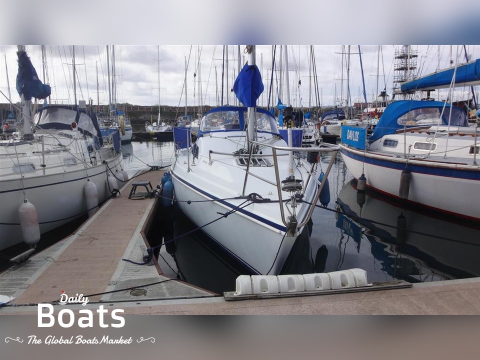 1990 Hunter Horizon 272 for sale. View price, photos and Buy 1990 ...