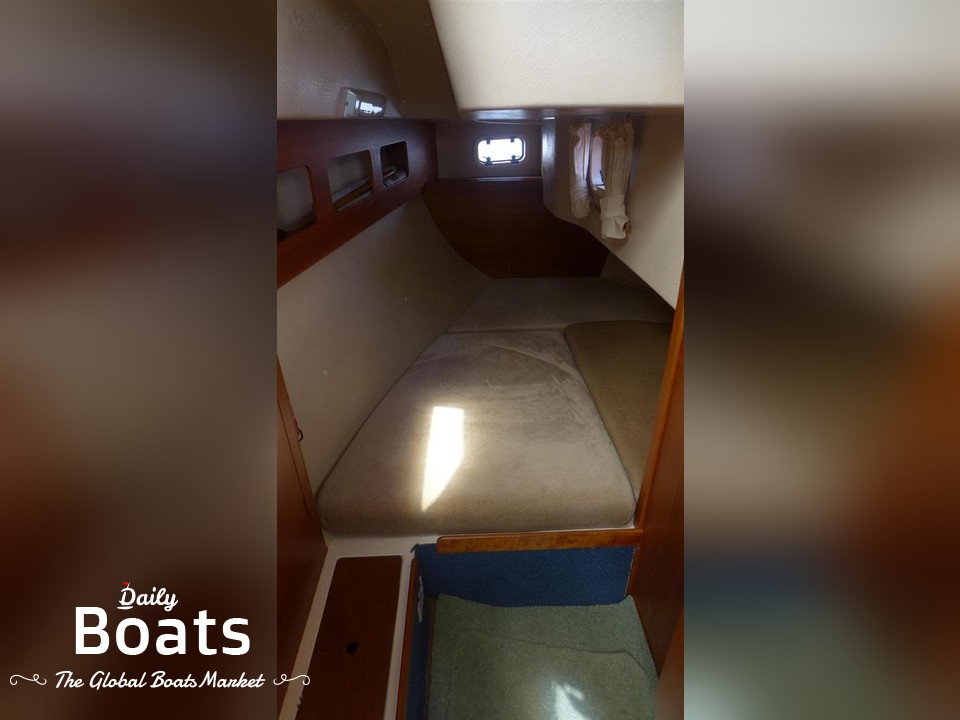 1990 Moody Eclipse 33 for sale. View price, photos and Buy 1990 Moody ...