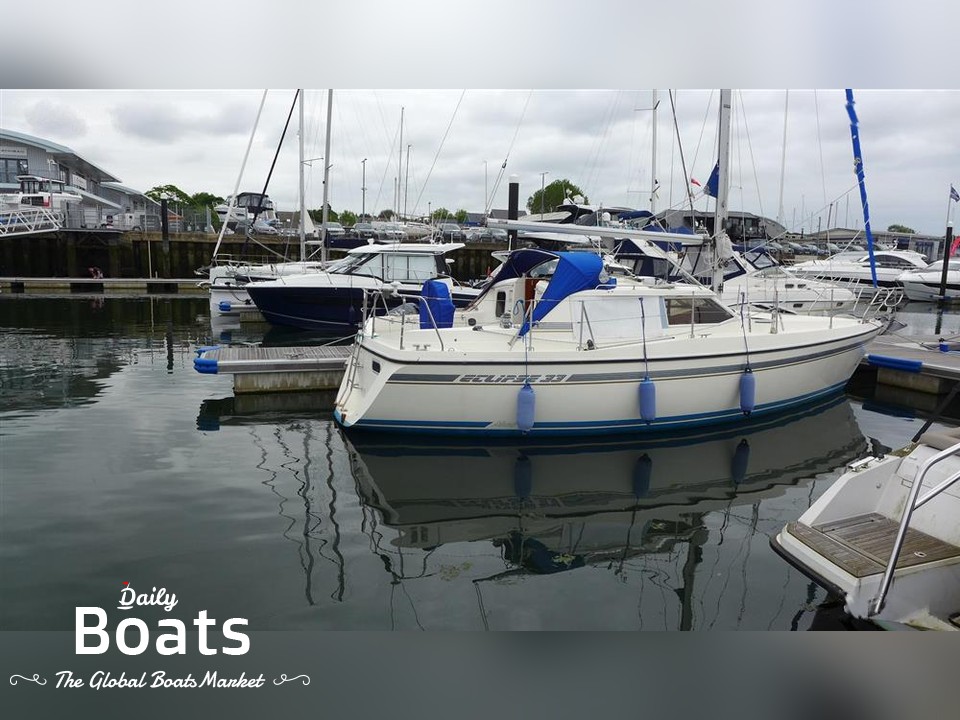 1990 Moody Eclipse 33 for sale. View price, photos and Buy 1990 Moody ...