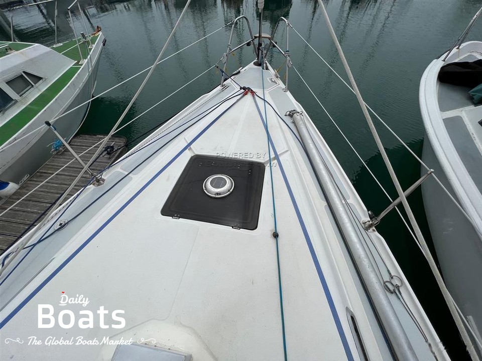 1989 Hunter Legend 335 for sale. View price, photos and Buy 1989 Hunter ...