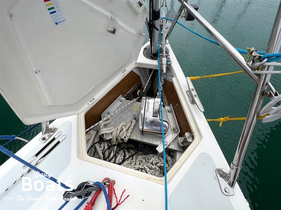 1989 Hunter Legend 335 for sale. View price, photos and Buy 1989 Hunter ...