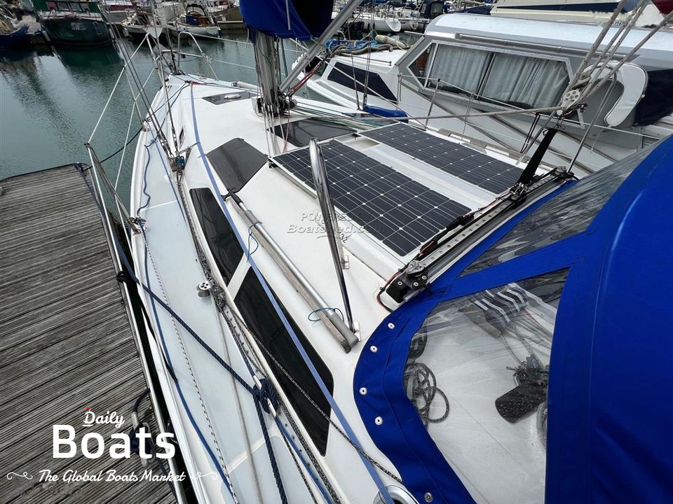 1989 Hunter Legend 335 for sale. View price, photos and Buy 1989 Hunter ...