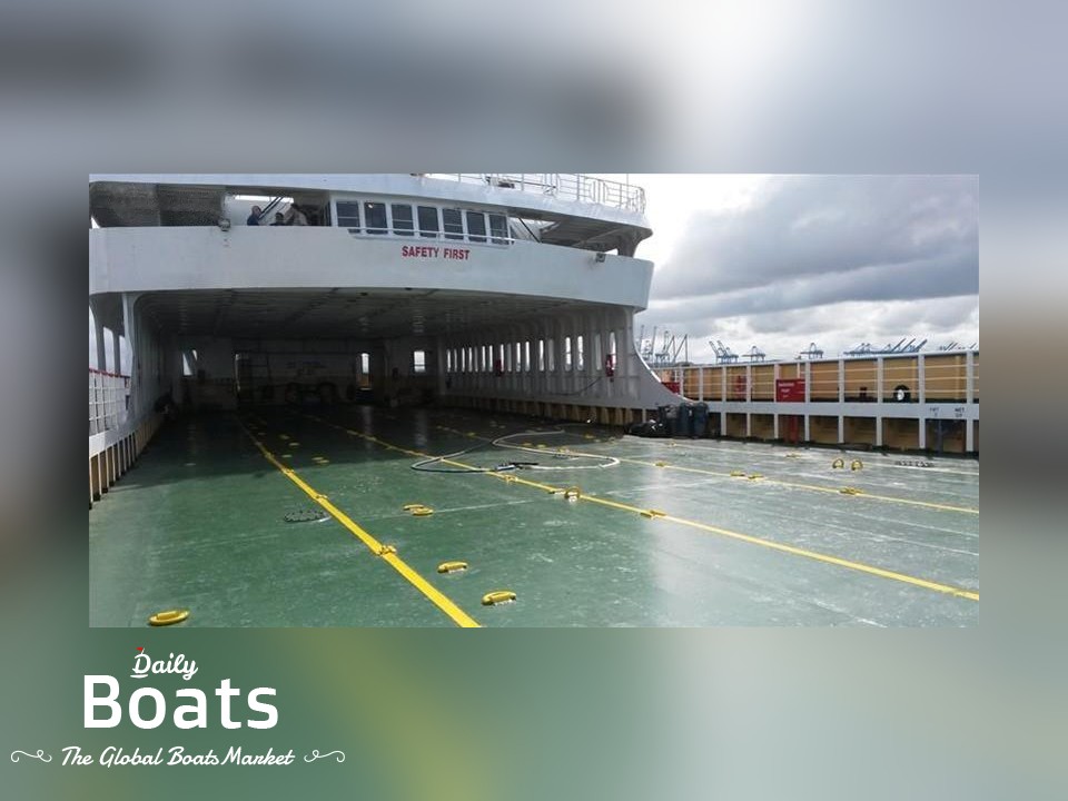 Commercial Boats 800 Dwt Roro Cargo Lct for sale. View price, photos ...