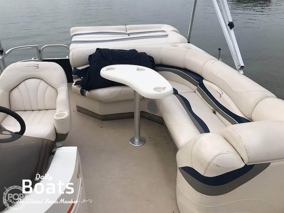 2006 Bennington Marine 2575 Rfs for sale. View price, photos and Buy ...