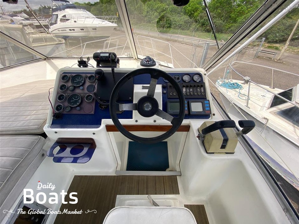 1981 Fairline Phantom 32 for sale. View price, photos and Buy 1981 ...