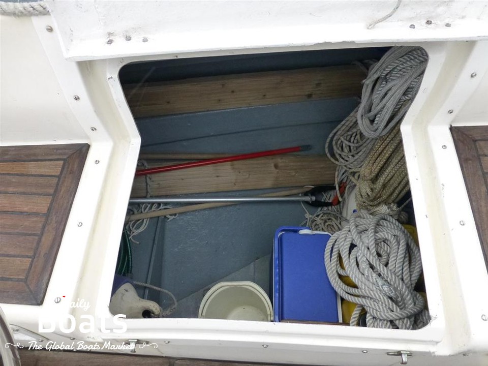 1980 Westerly Discus 33 for sale. View price, photos and Buy 1980 ...