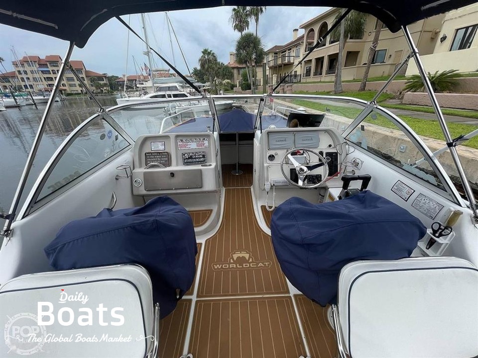 2000 World Cat 246 Dc for sale. View price, photos and Buy 2000 World ...