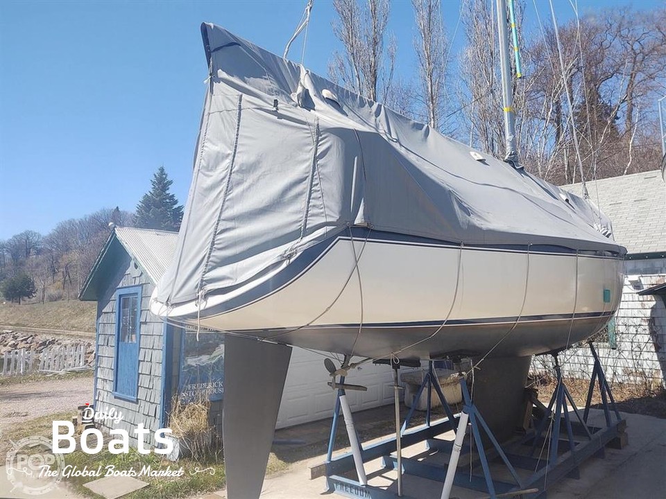 1987 Newport 33 for sale. View price, photos and Buy 1987 Newport 33 ...