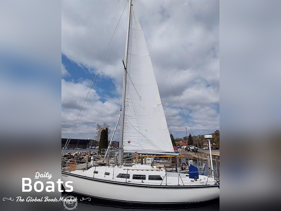 1987 Newport 33 for sale. View price, photos and Buy 1987 Newport 33 ...