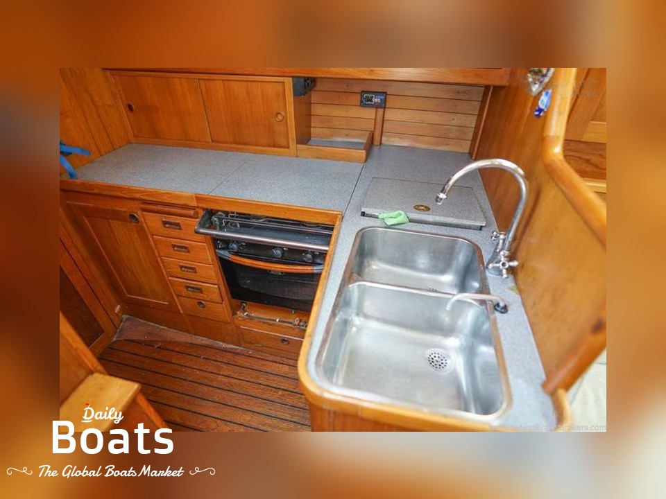1985 Aphrodite 40 for sale. View price, photos and Buy 1985 Aphrodite ...