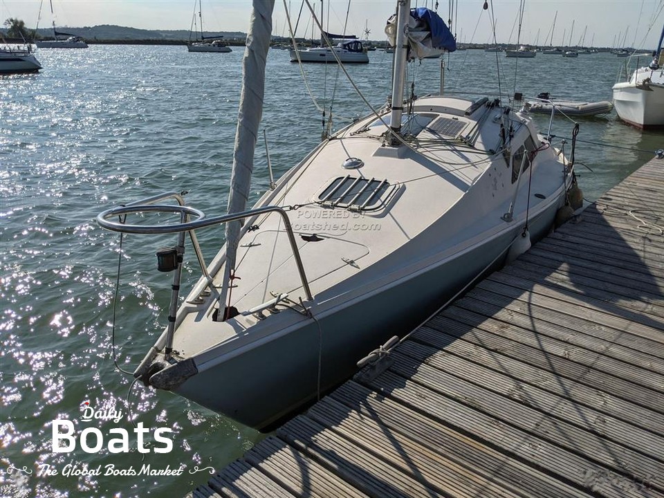 1984 Hunter Delta 25 for sale. View price, photos and Buy 1984 Hunter ...