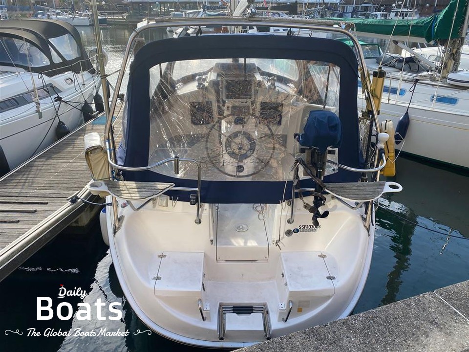 2002 Hunter Legend 326 for sale. View price, photos and Buy 2002 Hunter ...