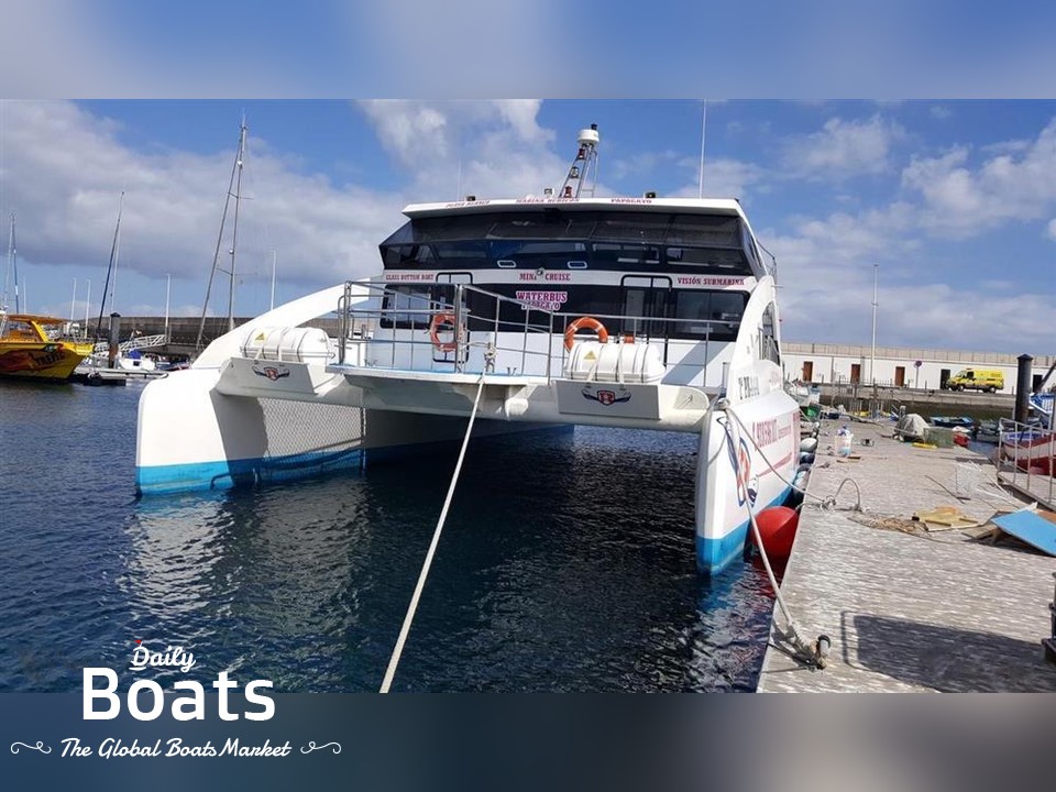 2011 Commercial Boats Glass Bottom Catamaran à vendre. Voir le prix ...