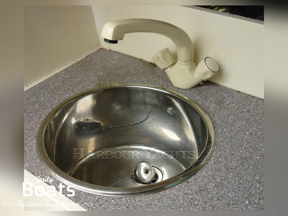 1991 Hunton Maverick 37 for sale. View price, photos and Buy 1991 ...