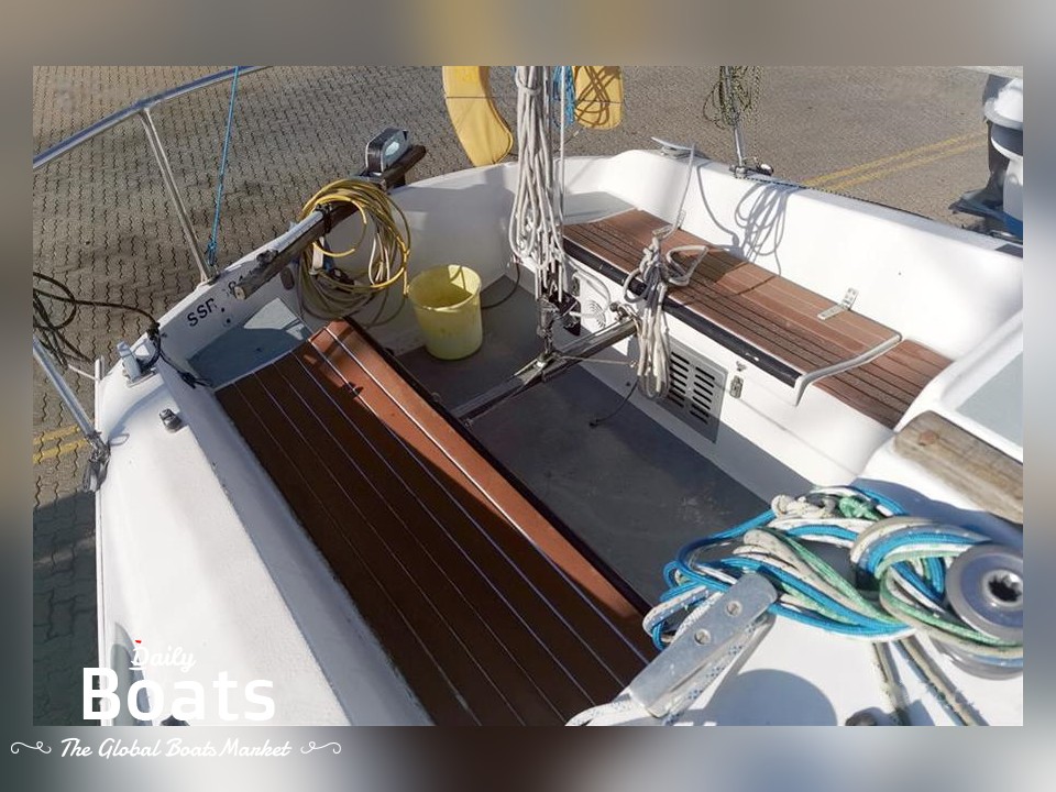 1982 Hunter Delta 25 for sale. View price, photos and Buy 1982 Hunter ...