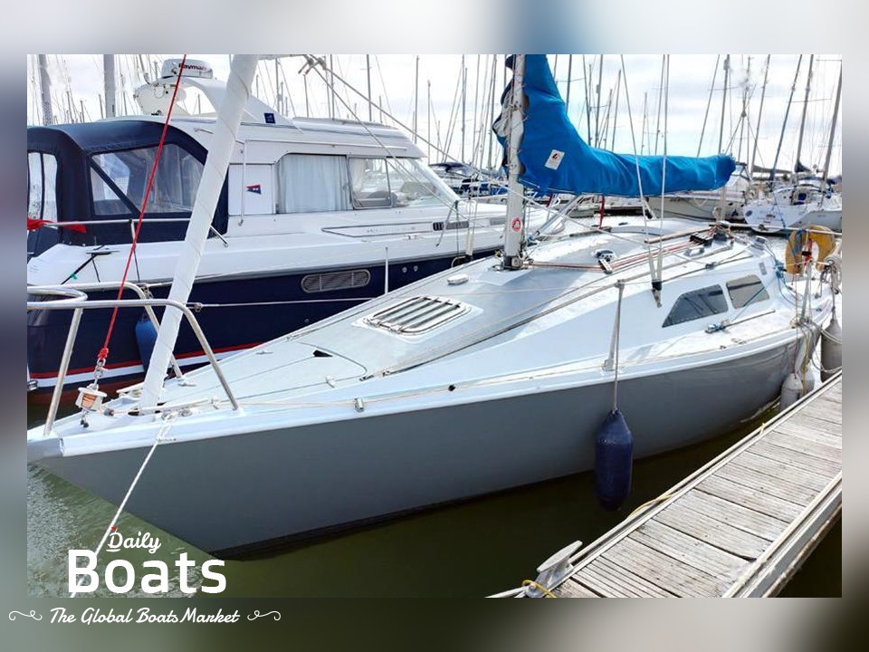 1982 Hunter Delta 25 for sale. View price, photos and Buy 1982 Hunter ...