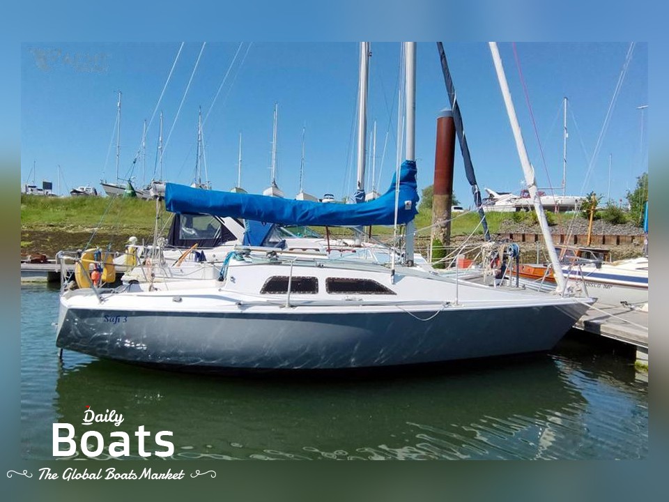 1982 Hunter Delta 25 for sale. View price, photos and Buy 1982 Hunter ...